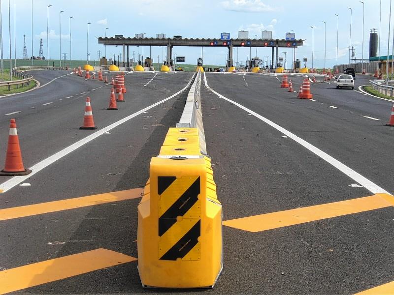 Pedágios da SP-255 começam a cobrar nesta sexta-feira (25) - Estradas