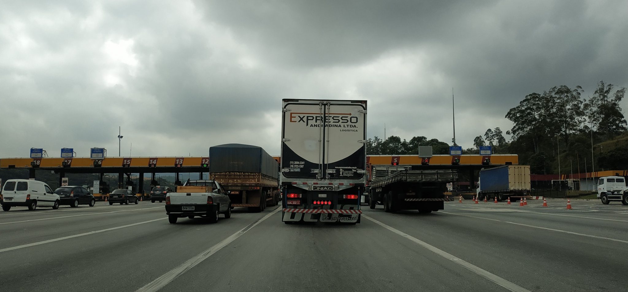Autoban e Sest Senat distribuem álcool gel para caminhoneiros - Estradas