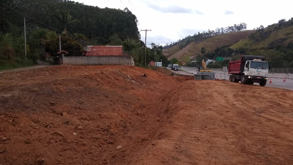 Concessionária Tamoios realiza reparos no pavimento e construção de ...