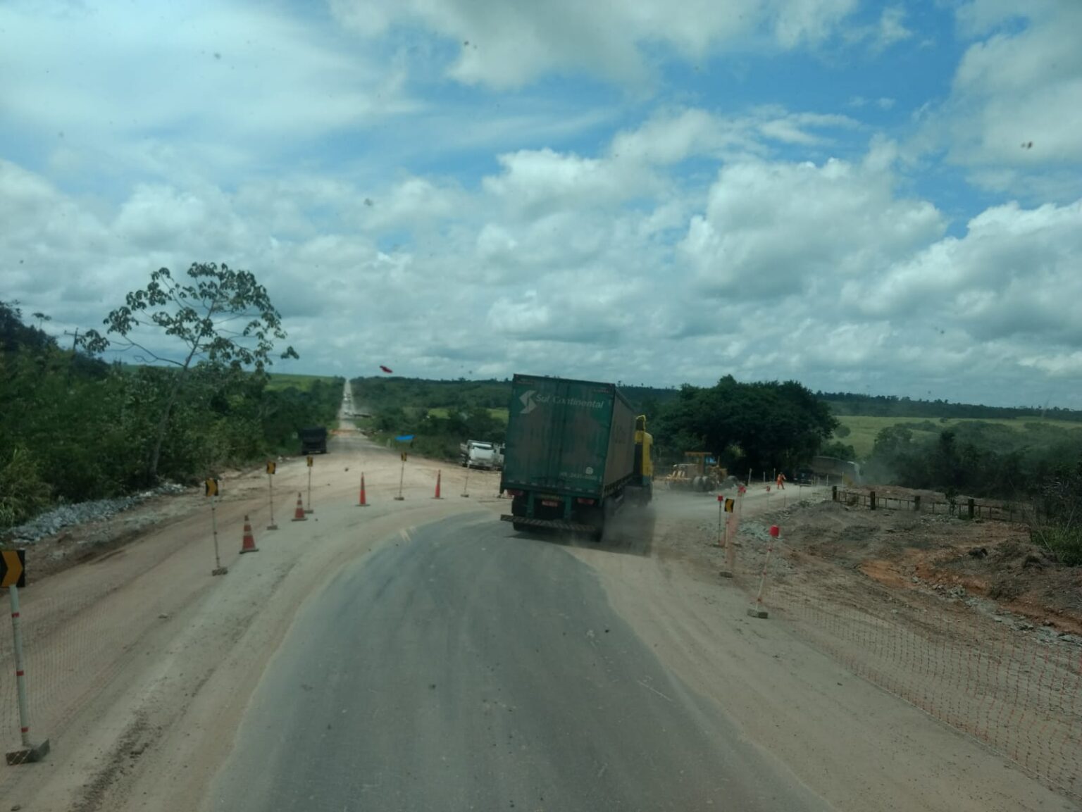 Belém-Brasília (BR-010) é liberada em Ipixuna do Pará (PA) - Estradas