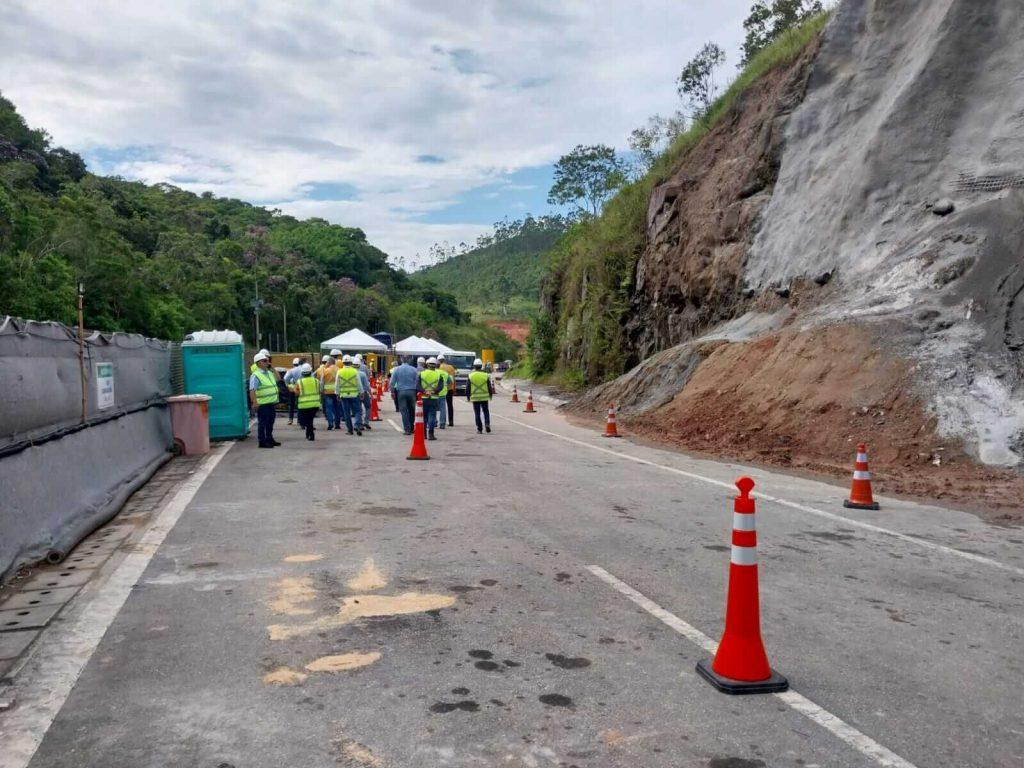 Finalizada a 1ª etapa das obras de recuperação dos taludes da Tamoios ...