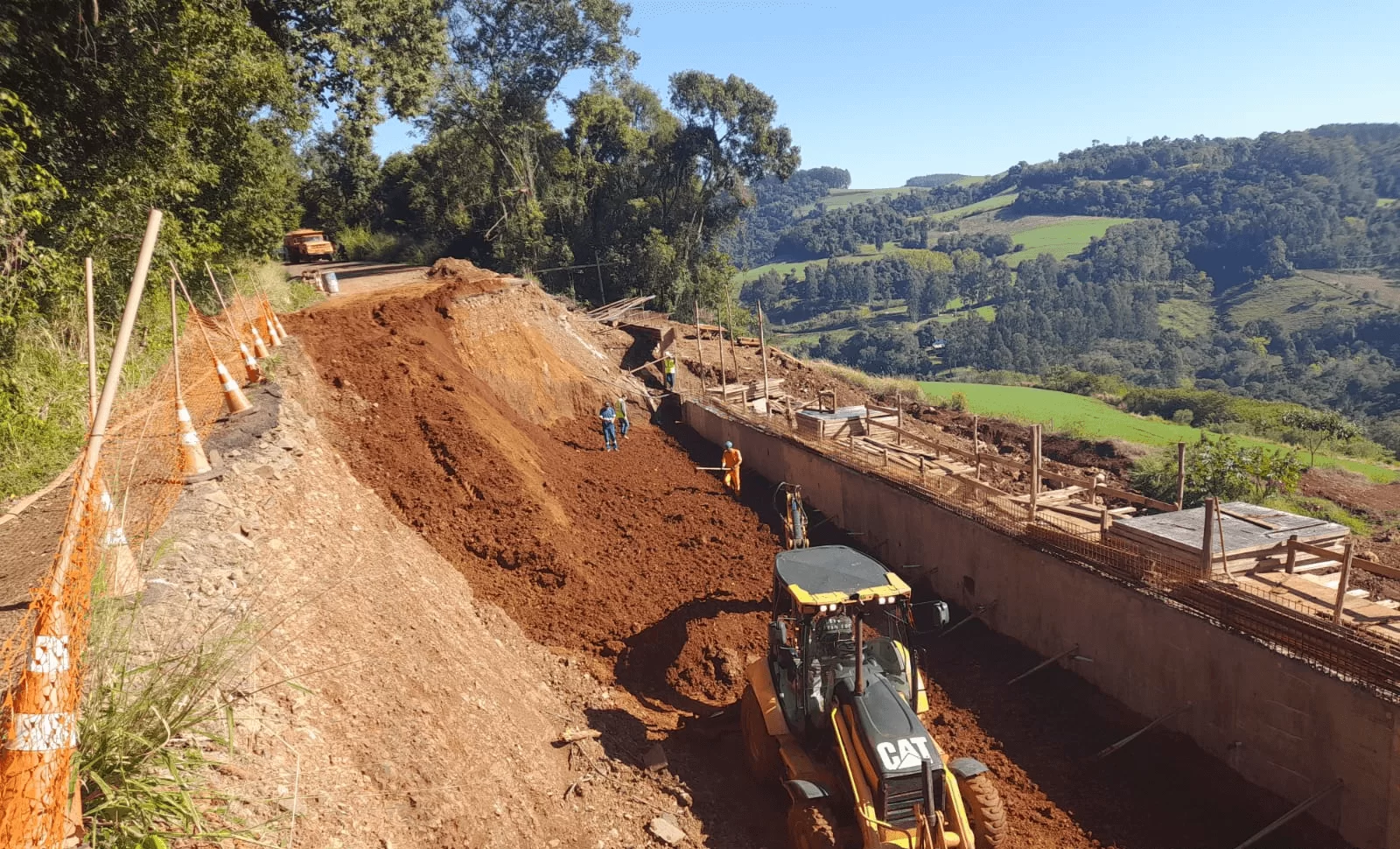 Recuperação da PR-182, em Salgado Filho (PR), será finalizada em ...