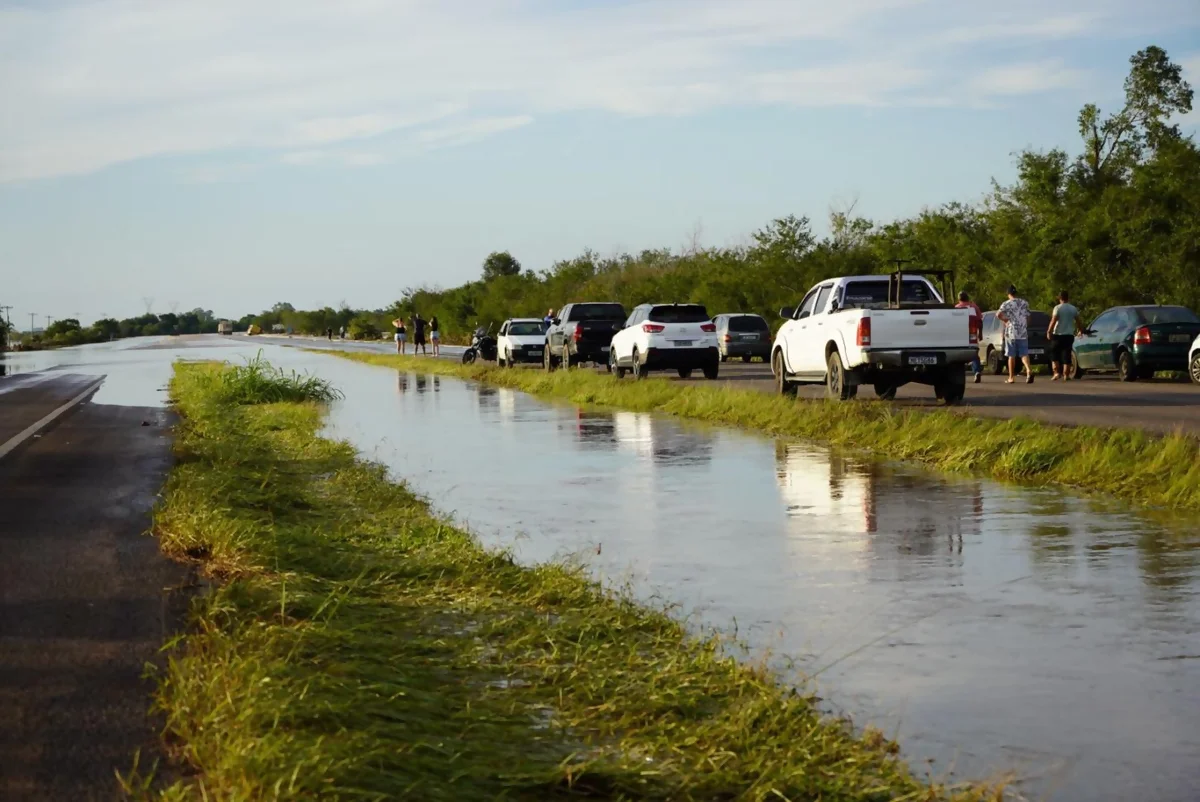 BR-290 tem bloqueio, entre Porto Alegre e Eldorado do Sul, no RS - Estradas